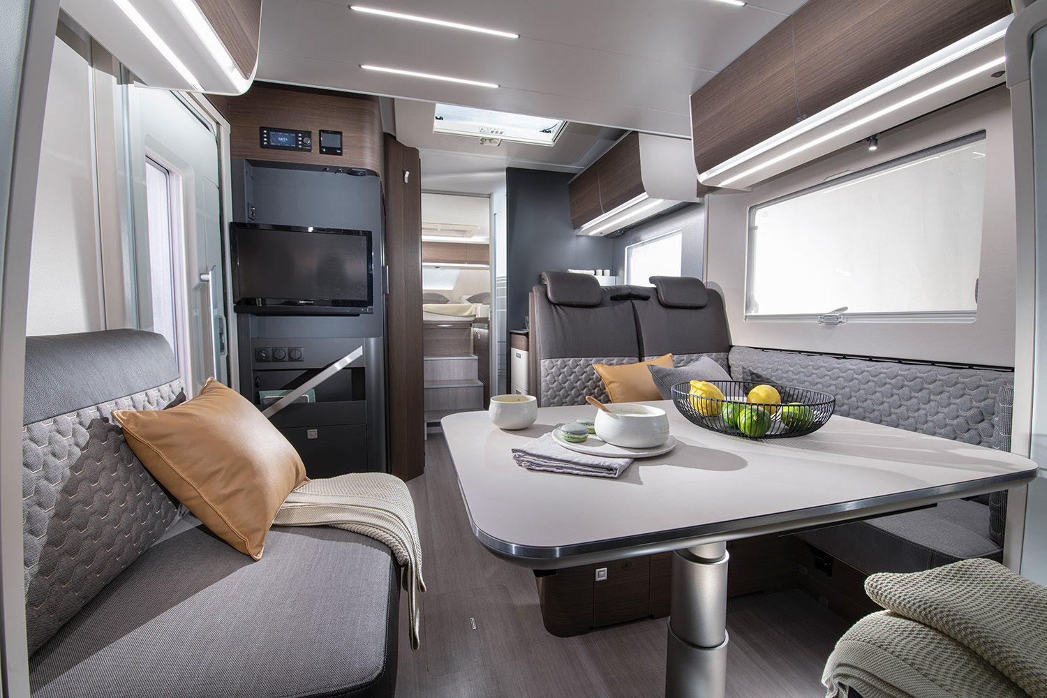Adria Matrix – Half-integrale campers met hefbed