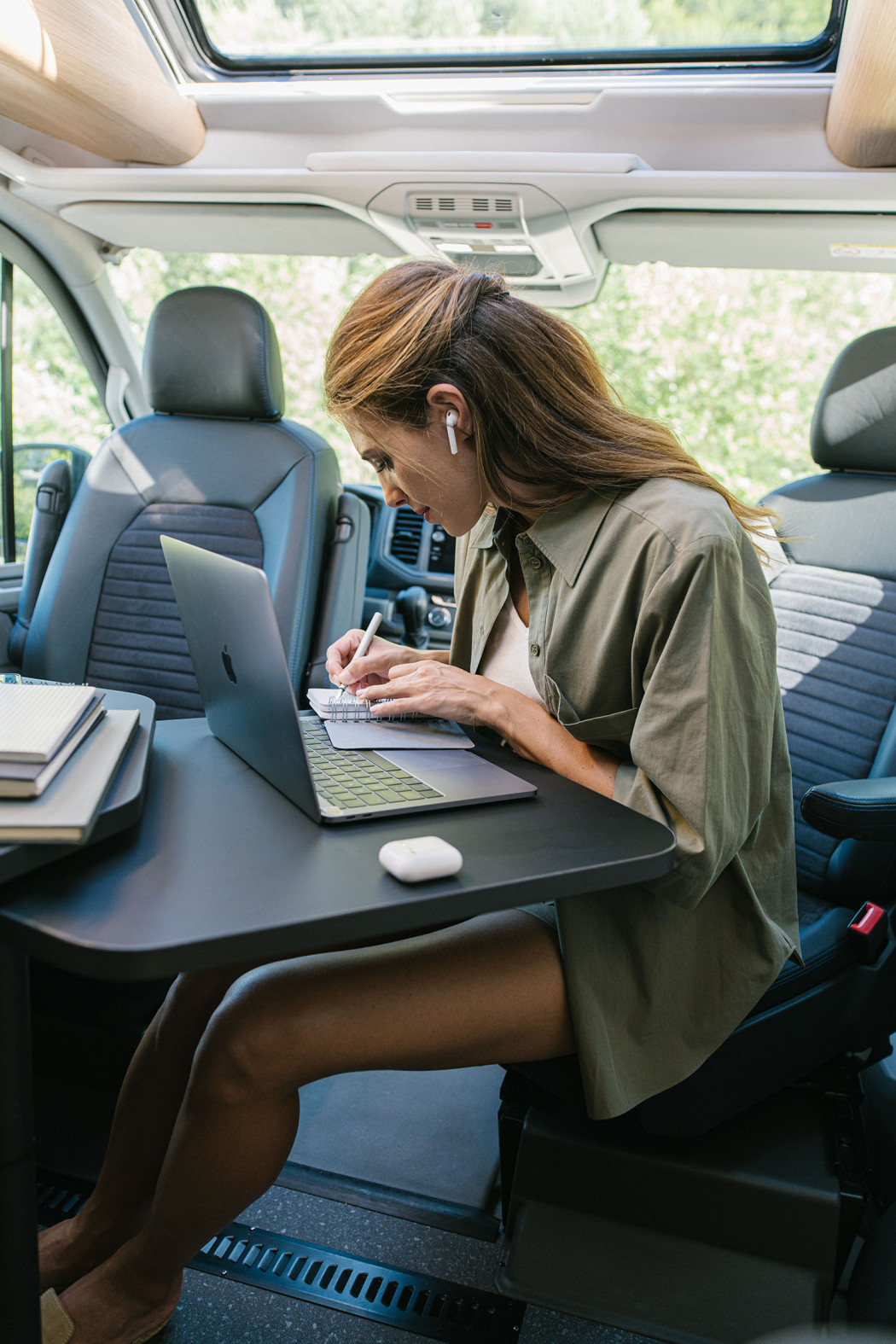 ADRIA TWIN Max Campervan auf VOLKSWAGEN Cratfer